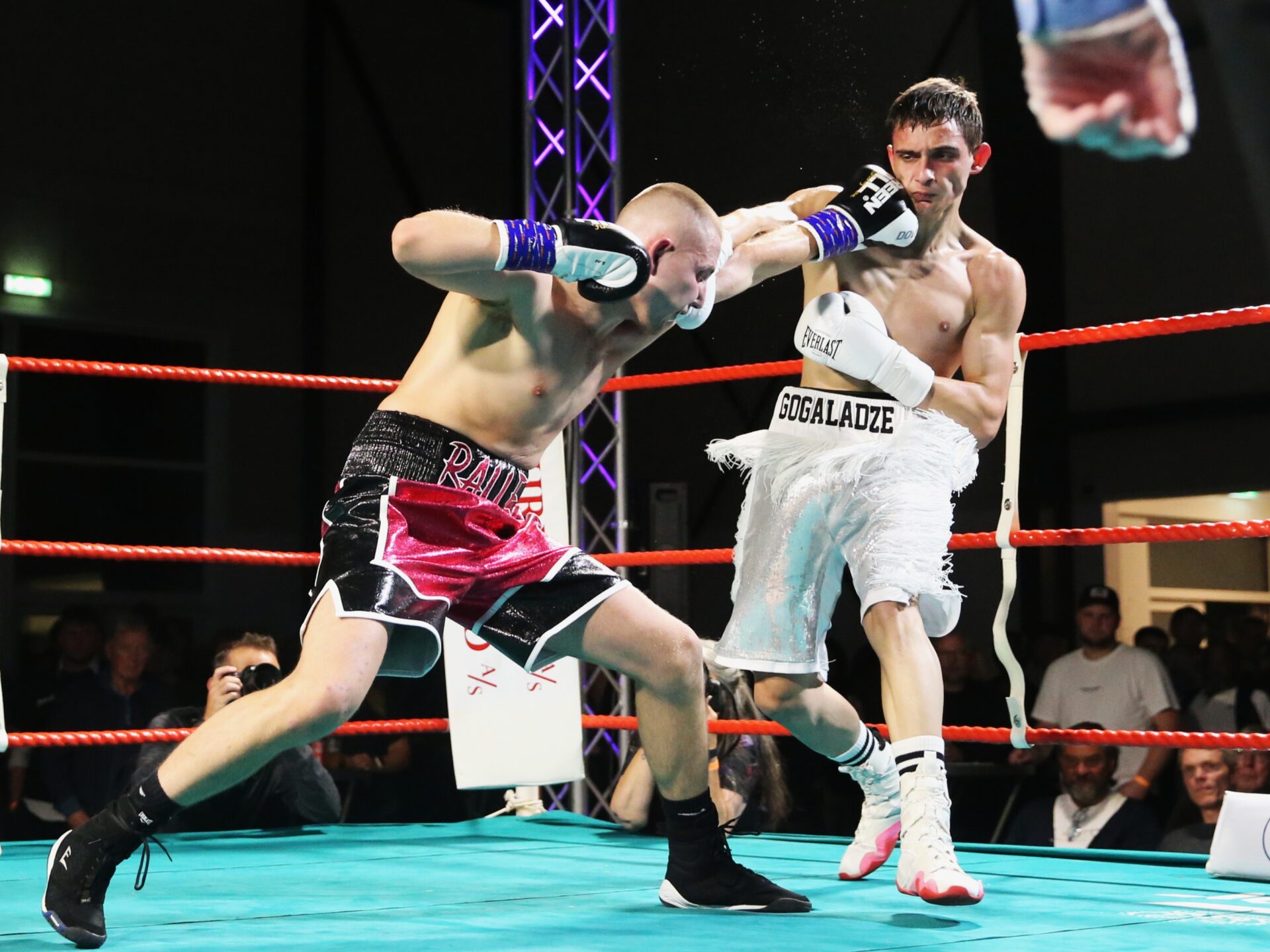 Rasmus Mikkelsen stopper karrieren - KNOCK OUT - Danmarks bedste bokseside